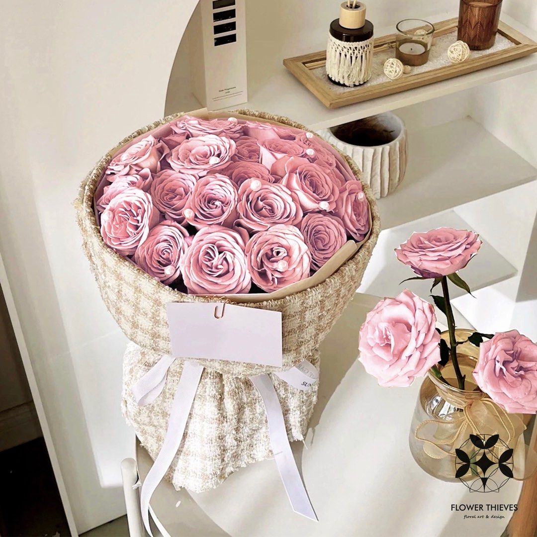 Flower Bouquet: Premium Fresh Rose Tweed Chanel Styled Bouquet, Hobbies & Toys, Stationery ...