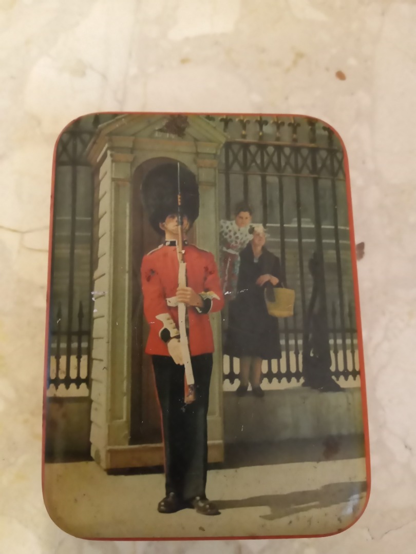 Vintage Buckingham Palace Tin By Edward Sharp & Sons Ltd, Hobbies ...