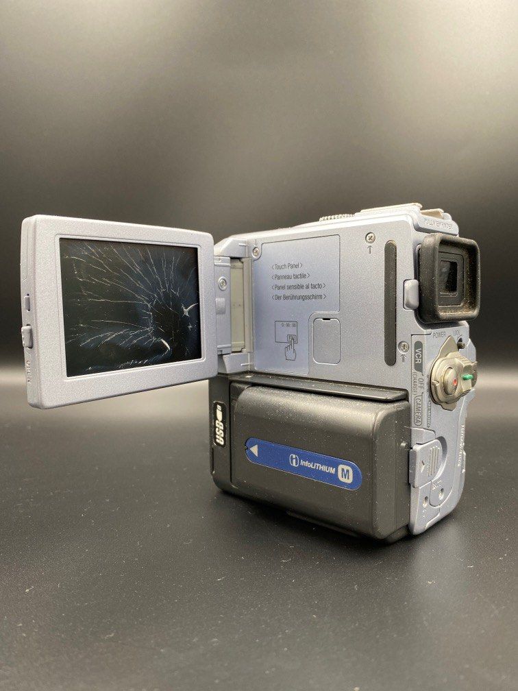 Vintage Sony Handycam DCR-PC9E PAL, Photography, Cameras on Carousell