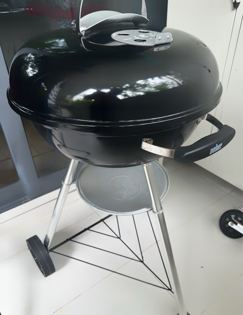 Weber Compact Kettle 47cm (18.5") Charcoal Grill With Thermometer, TV ...