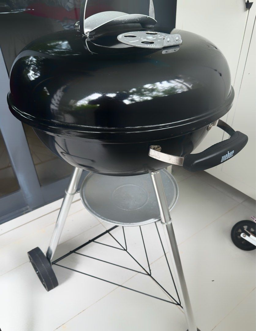 Weber Compact Kettle 47cm (18.5") Charcoal Grill With Thermometer, TV ...