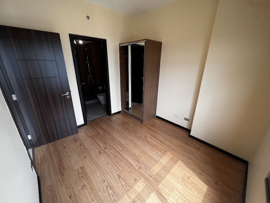 10% Discount 1br with balcony facing amenity and Manila bay for sale at ...