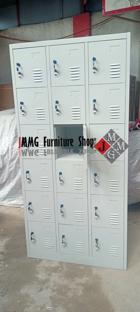 18 DOOR STEEL LOCKER CABINET . OFFICE FILING CABINET, Furniture & Home ...