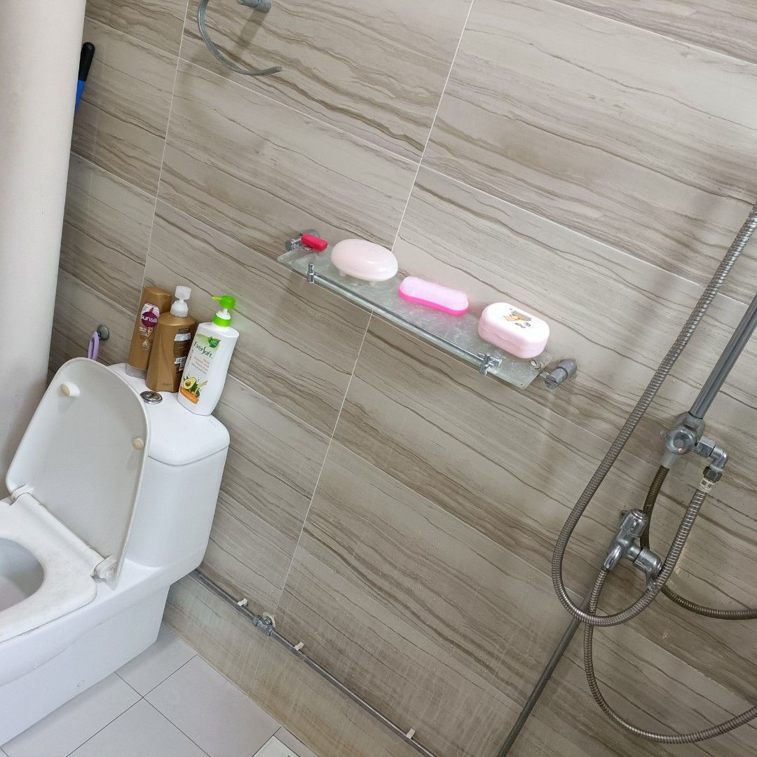 1 female sharing Master, Property, Rentals, Room Rentals on Carousell