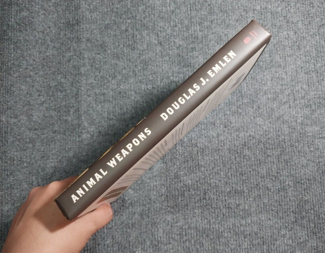 ANIMAL WEAPONS: The Evolution of Battle by Douglas J. Emlen (Hardback ...