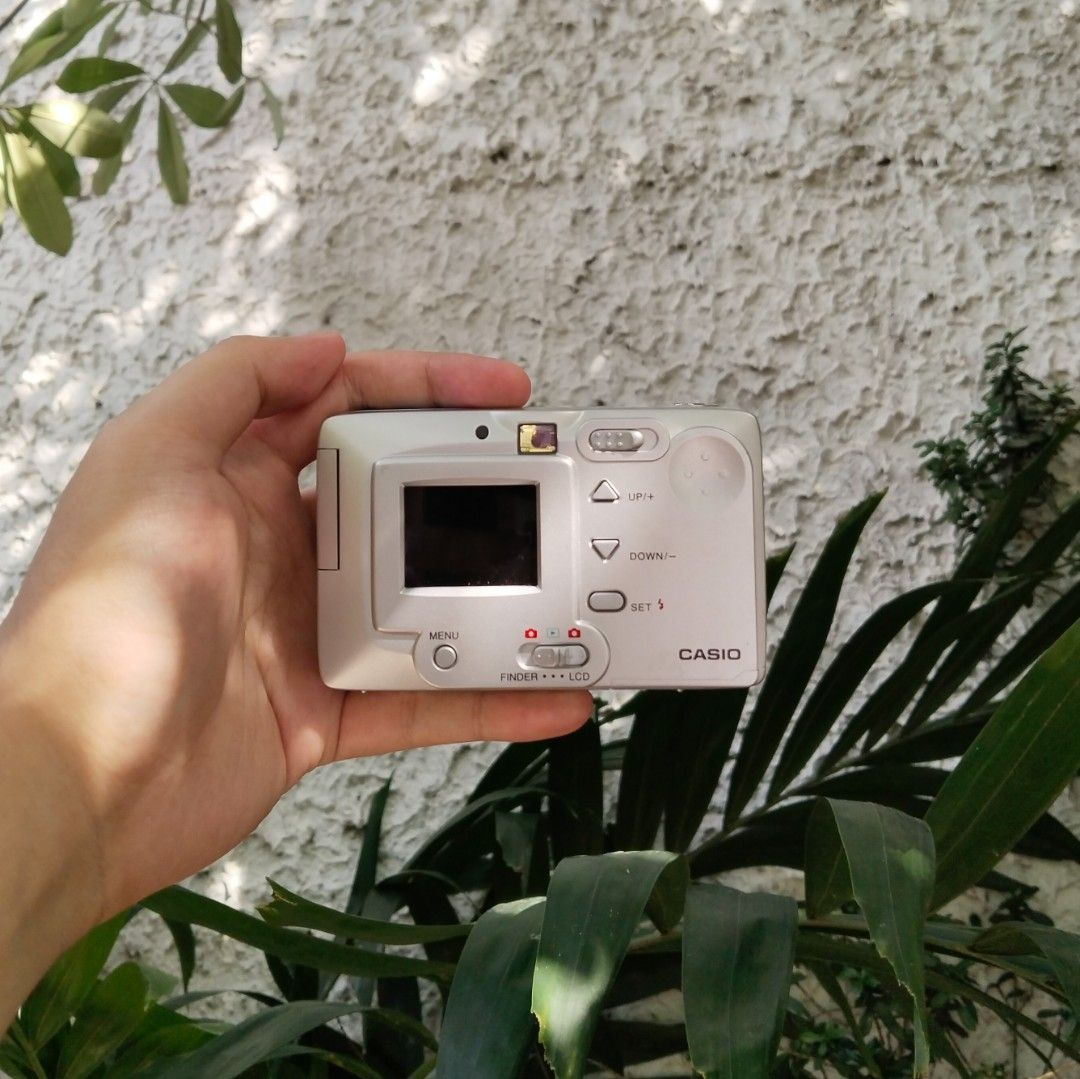 Casio QV-2100 Digital Camera, Photography, Cameras on Carousell