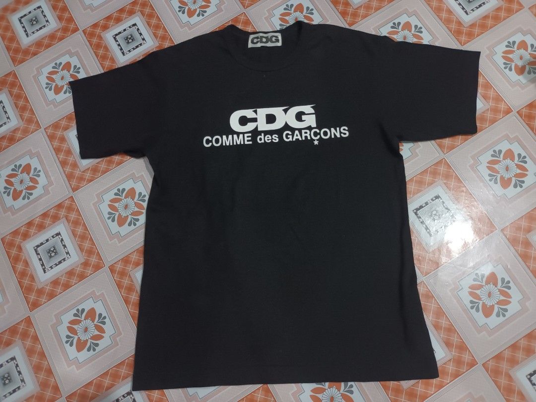 CDG COMME des GARCONS LOGO, Luxury, Apparel on Carousell