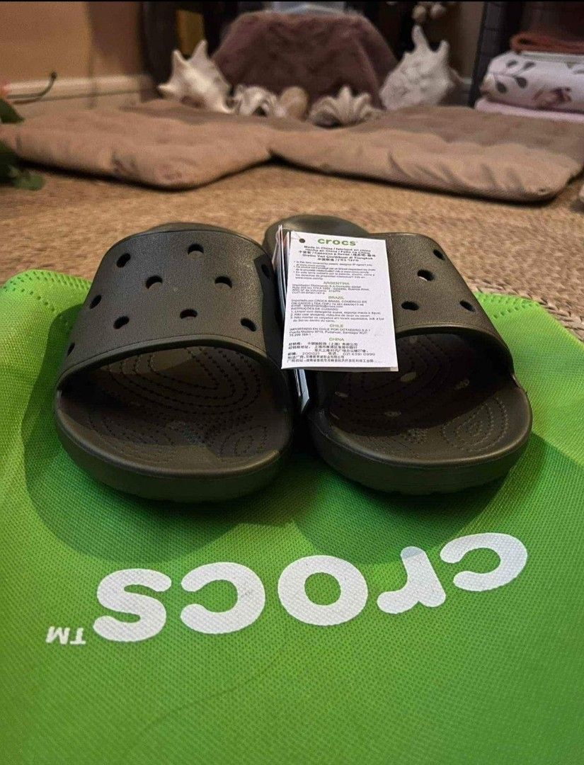 Crocs Classic Slide, Women's Fashion, Footwear, Slippers and slides on ...