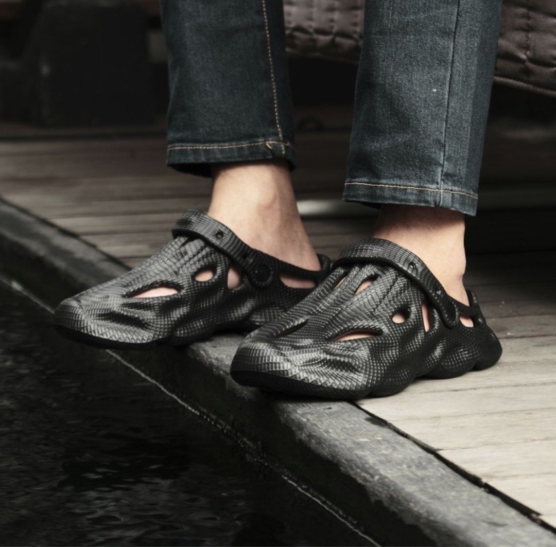 Dragon Slippery (not crocs), Men's Fashion, Footwear, Flipflops and ...