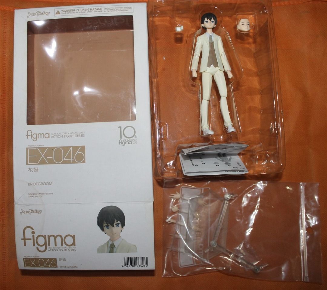 Figma (EX-047) - Bride and Figma (EX-046) - Groom, Hobbies & Toys, Toys & Games on Carousell
