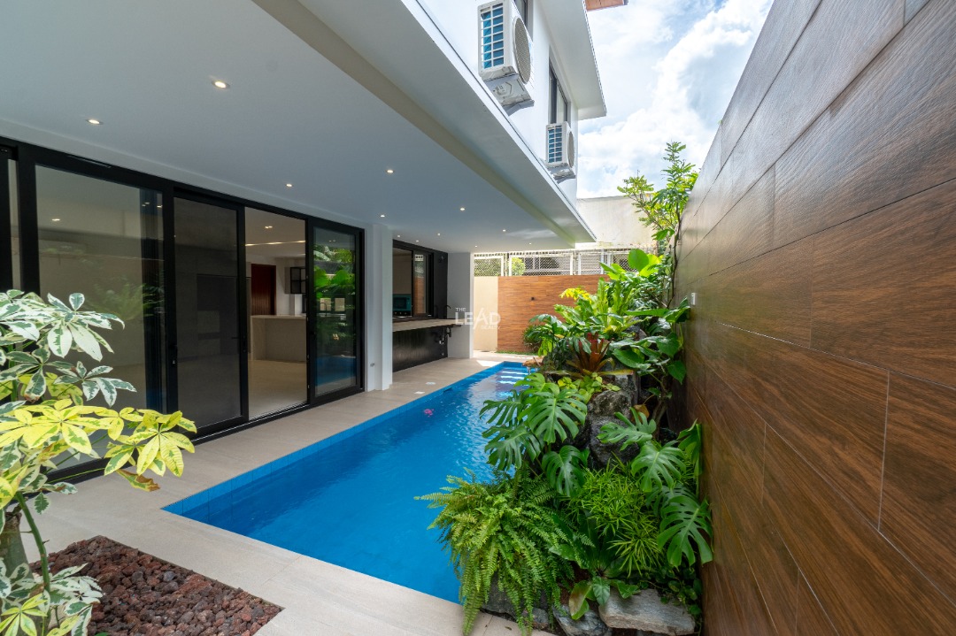 FOR SALE: 7 Bedroom House and Lot in Capitol Hills Golf Subdivision ...
