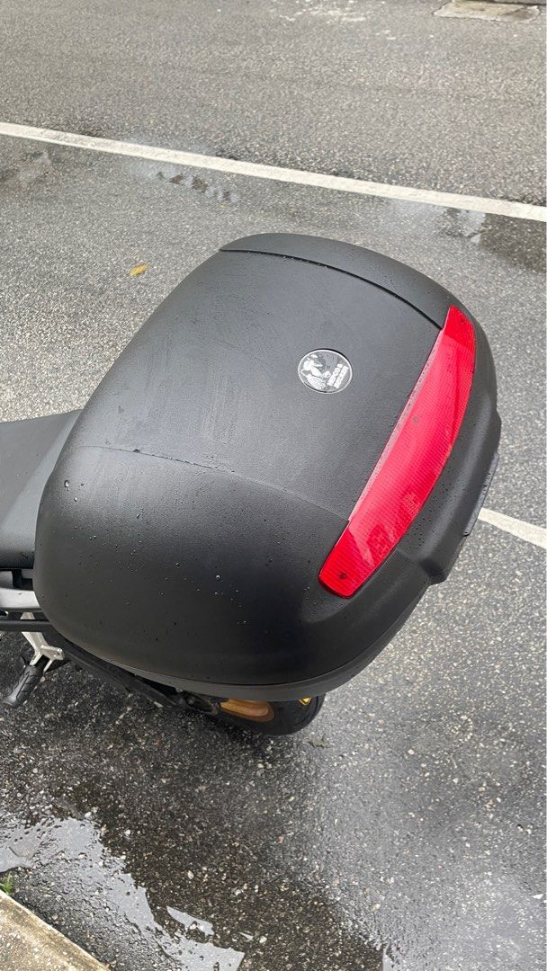 Hepco & Decker 48L top box w/ Baseplate, Motorcycles, Motorcycle ...