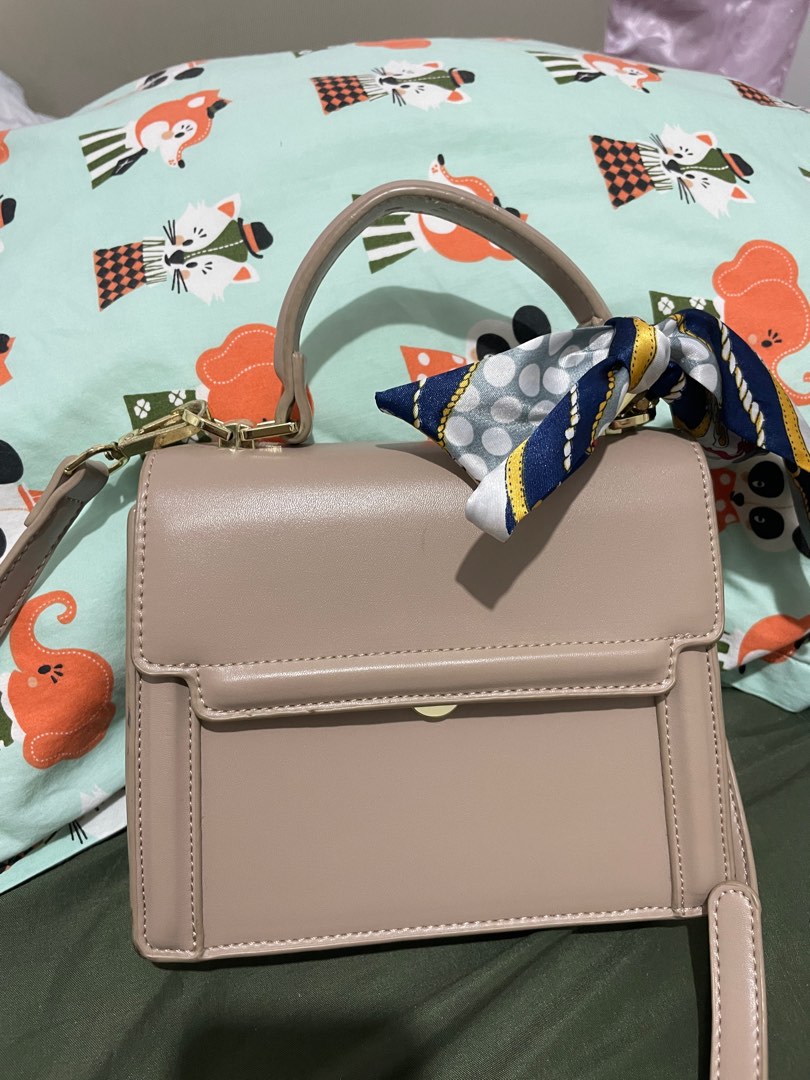 Iora sora Bag, Women's Fashion, Bags & Wallets, Shoulder Bags on Carousell