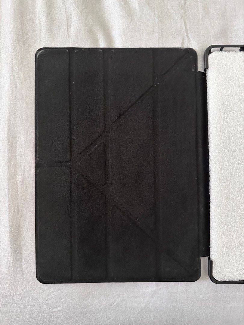 Ipad 10.2“ Casing, Mobile Phones & Gadgets, Tablets, iPad on Carousell