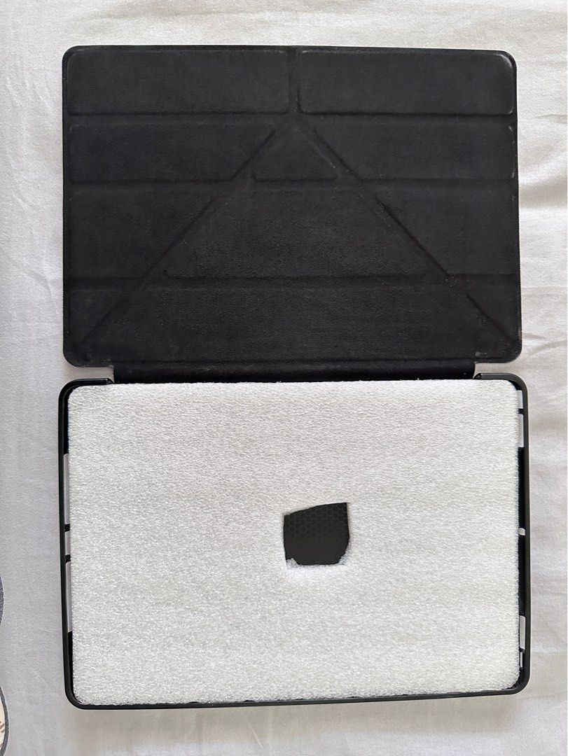 Ipad 10.2“ Casing, Mobile Phones & Gadgets, Tablets, iPad on Carousell