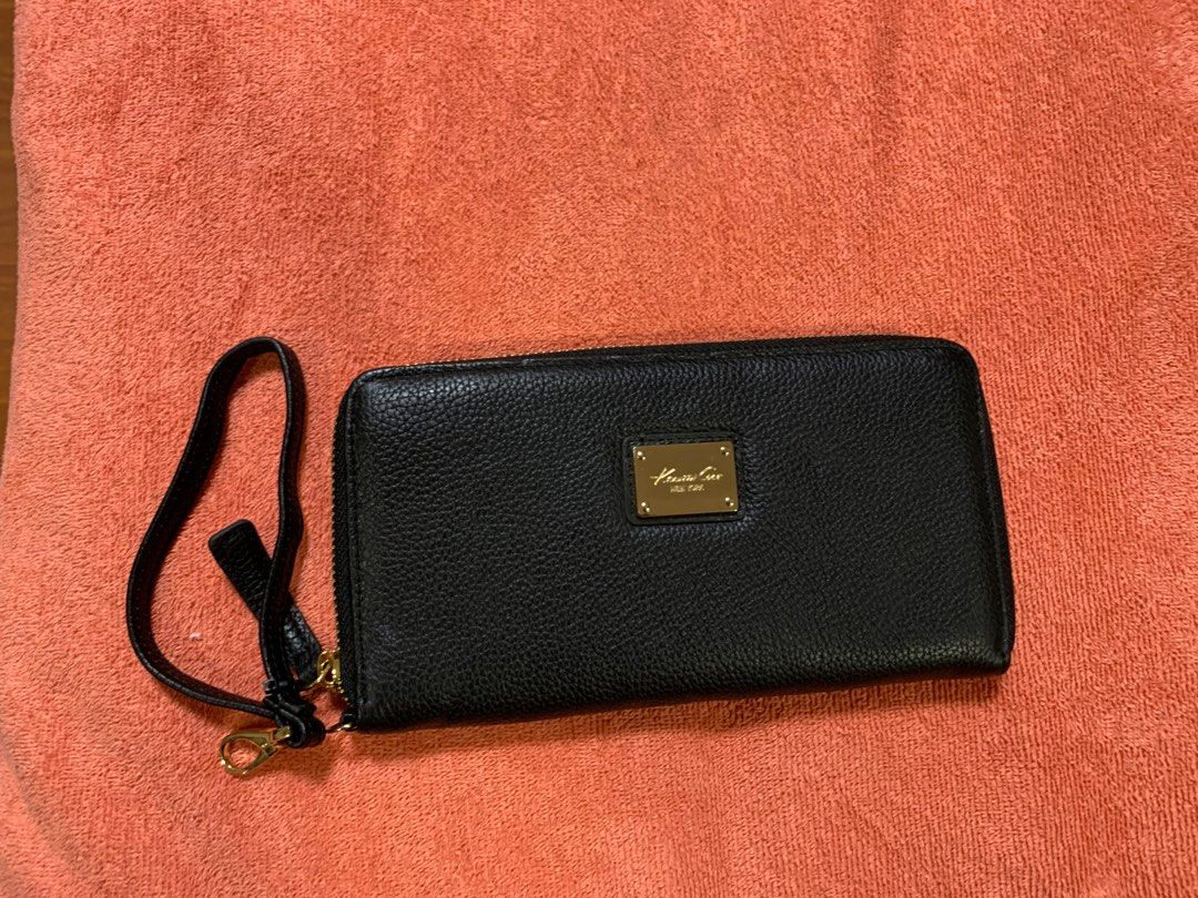 Kenneth Cole wallet, Women's Fashion, Bags & Wallets, Wallets & Card ...