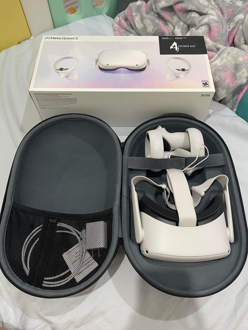 META QUEST 2, Hobbies & Toys, Toys & Games on Carousell