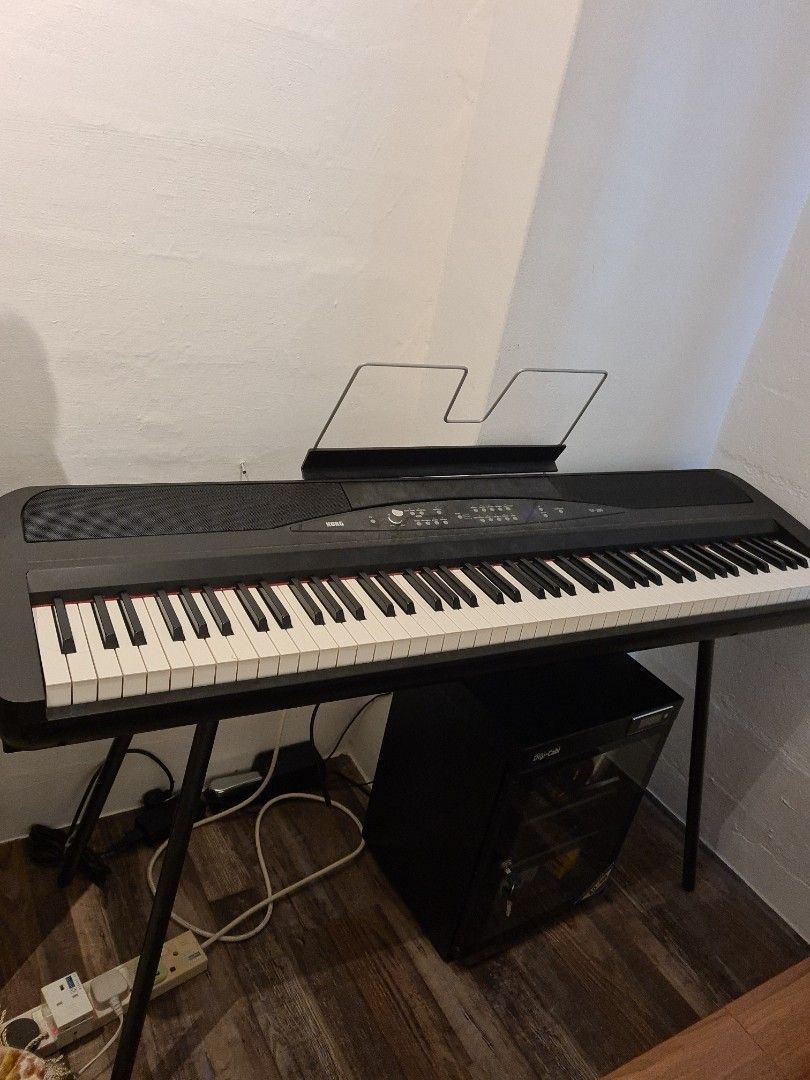 Musical Keyboard Korg SP-280, Hobbies & Toys, Music & Media, Musical ...