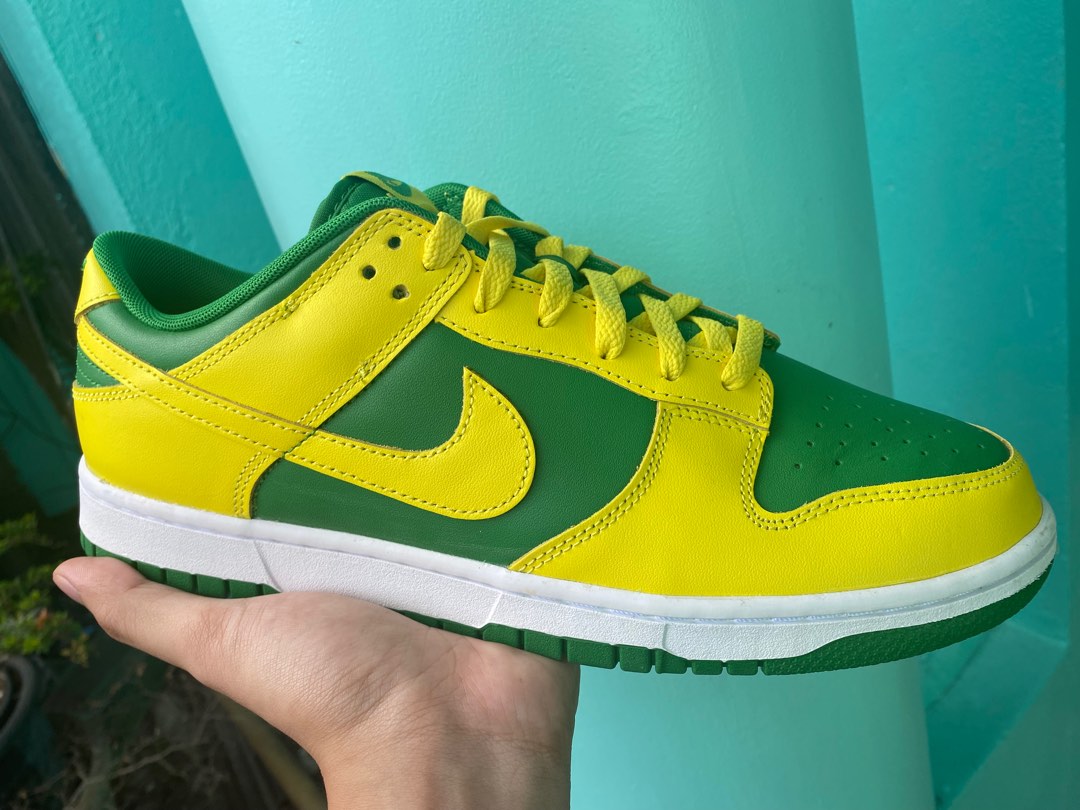 NIKE DUNK LOW RETRO BTTY, Men's Fashion, Footwear, Sneakers on Carousell