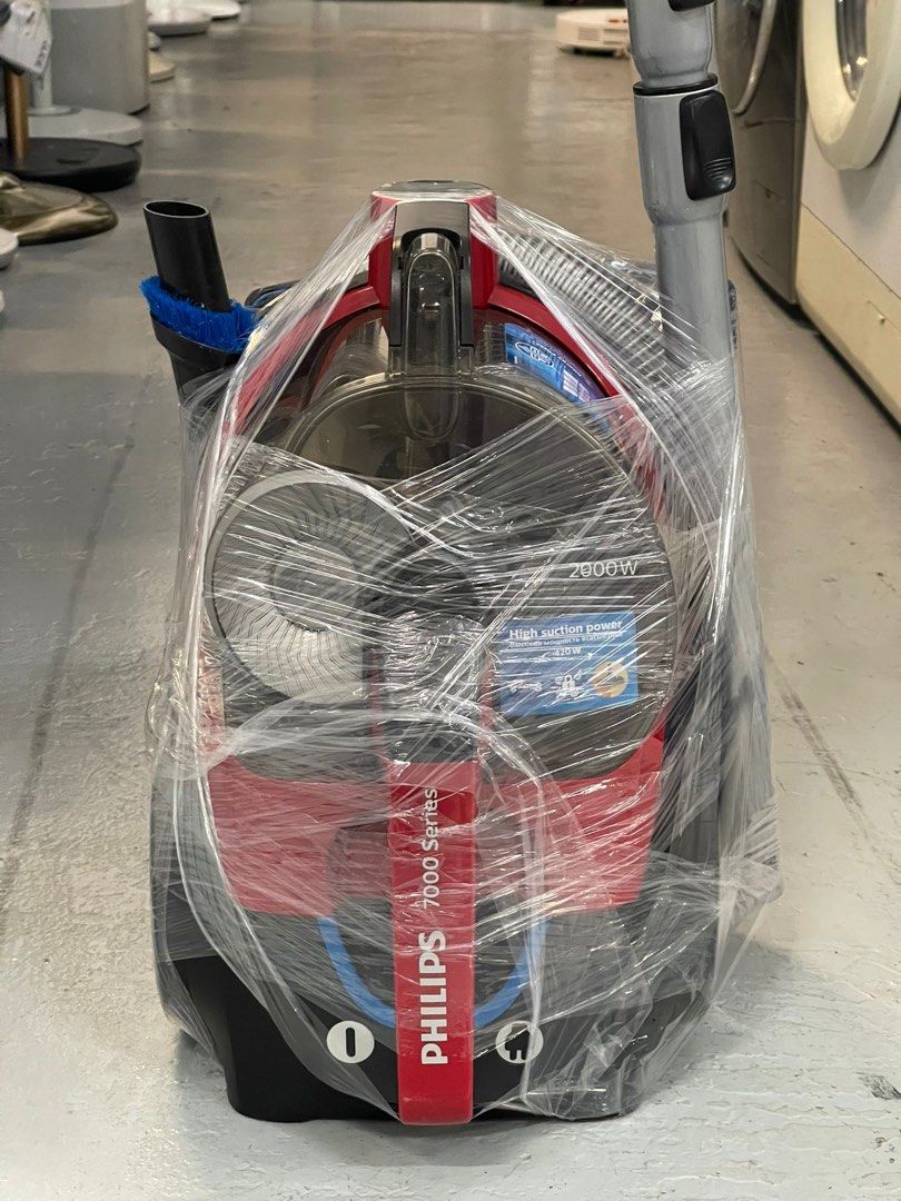 PHILIPS FC9728 BAGLESS VACUUM CLEANER (2000W) Condition 8/10 $110, TV ...