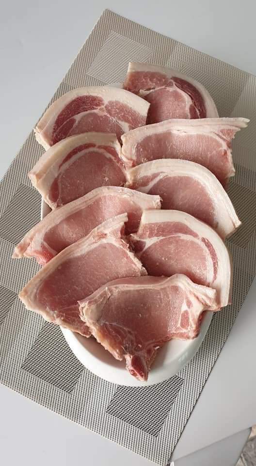 PLAIN PORK CHOP ( 800-900 GRAMS), Food & Drinks, Chilled & Frozen Food ...