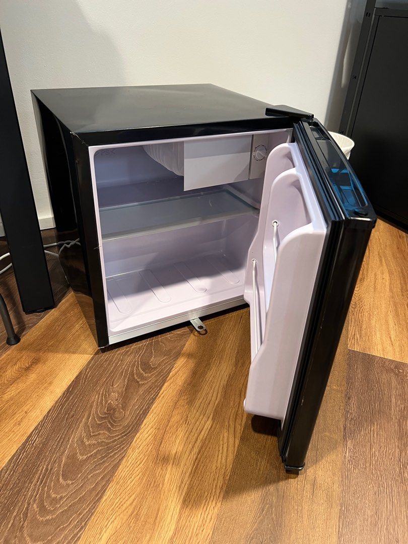 PowerPac 50 litre bar fridge, TV & Home Appliances, Kitchen Appliances ...