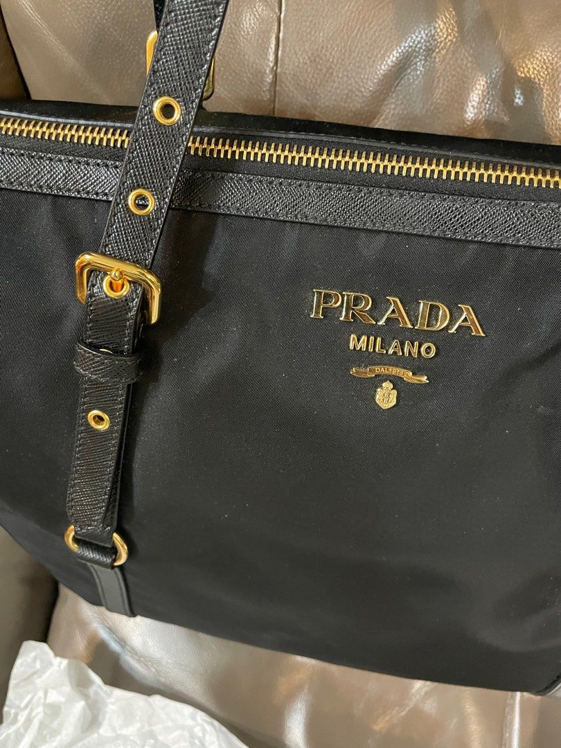 Prada, 名牌, 手袋及銀包 - Carousell