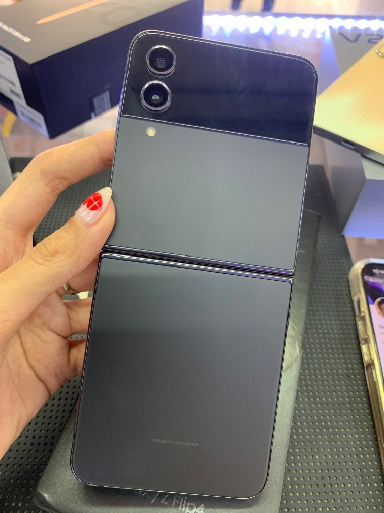 Samsung Z Flip 4 5G 256GB, Mobile Phones & Gadgets, Mobile Phones, Android Phones, Samsung on ...