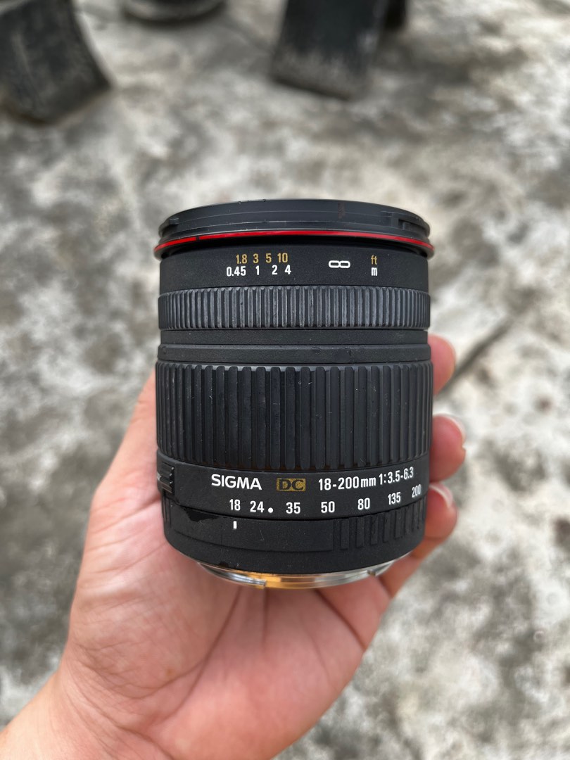 Sigma DC 18-200mm f3.5-6.3, Photography, Lens & Kits on Carousell