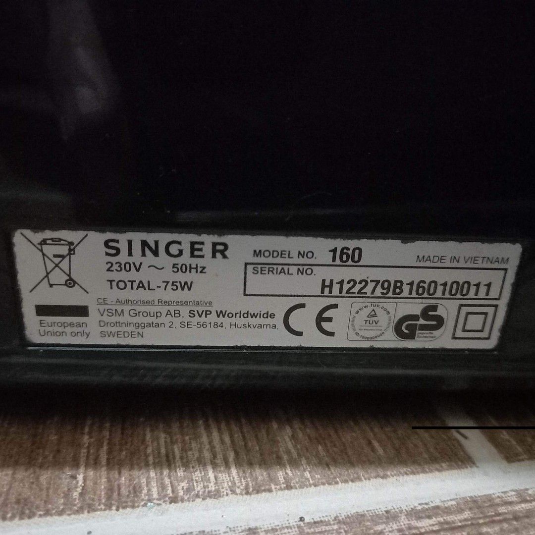 Singer Sewing Machine Limited Edition 160-Model, Furniture & Home ...