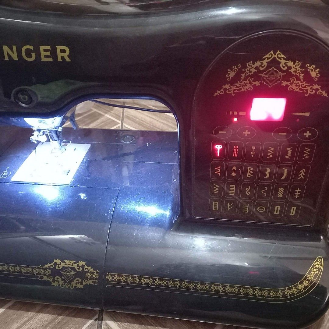 Singer Sewing Machine Limited Edition 160-Model, Furniture & Home ...
