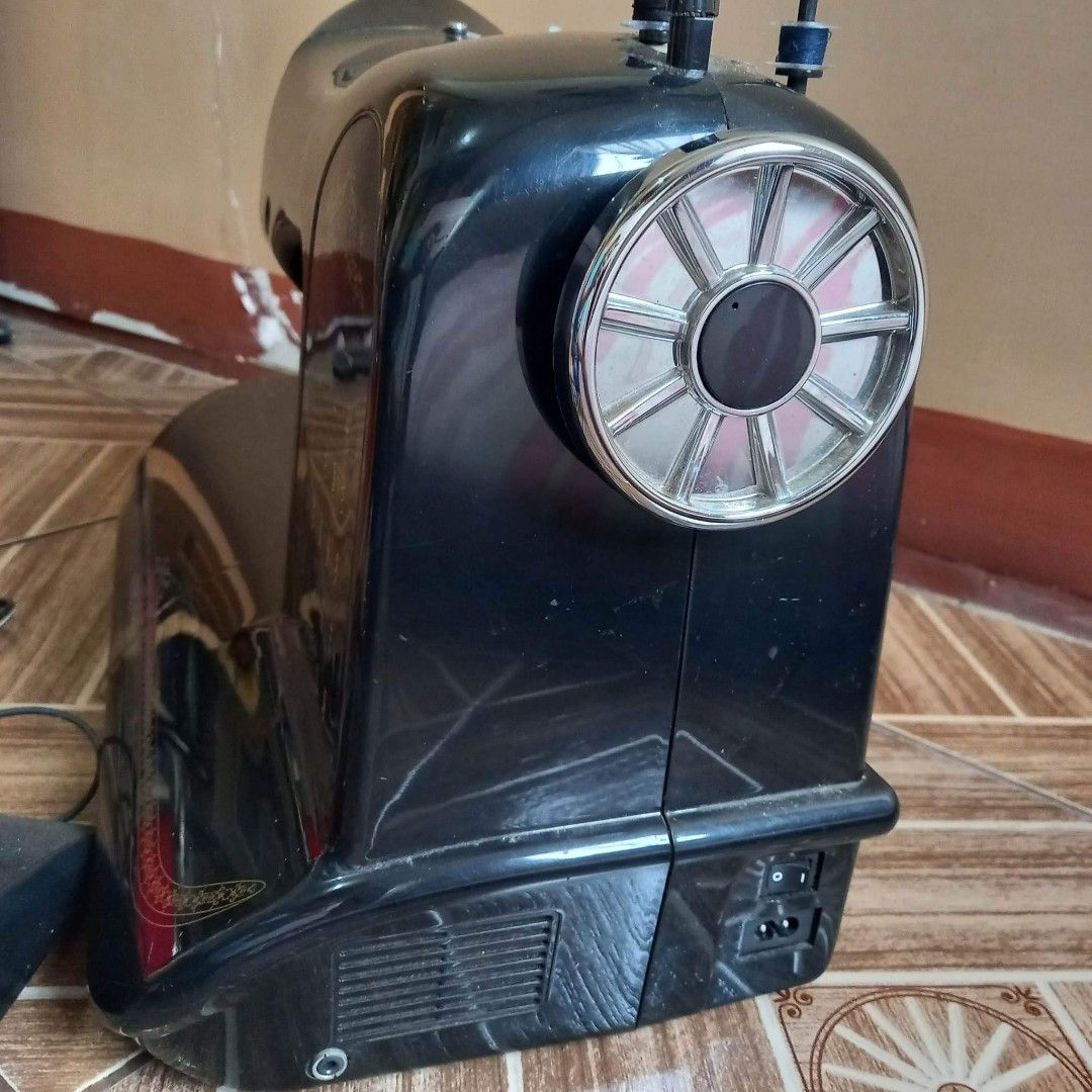 Singer Sewing Machine Limited Edition 160-Model, Furniture & Home ...