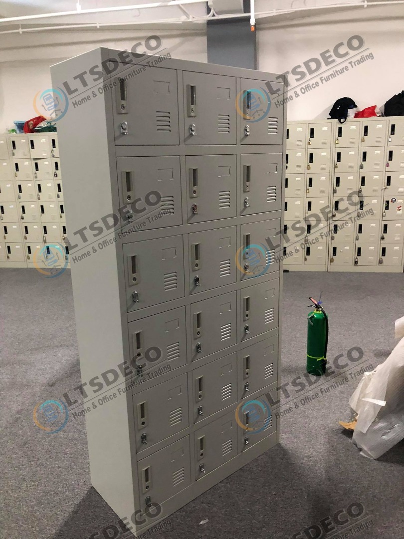 STEEL LOCKER 18 DOOR FURNITURE OFFICE PARTITION---999, Furniture & Home ...