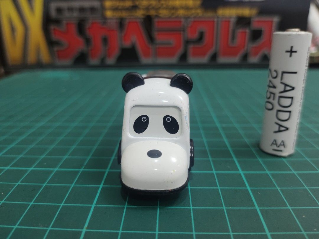 Tomica event model animal bus, Hobbies & Toys, Toys & Games on Carousell
