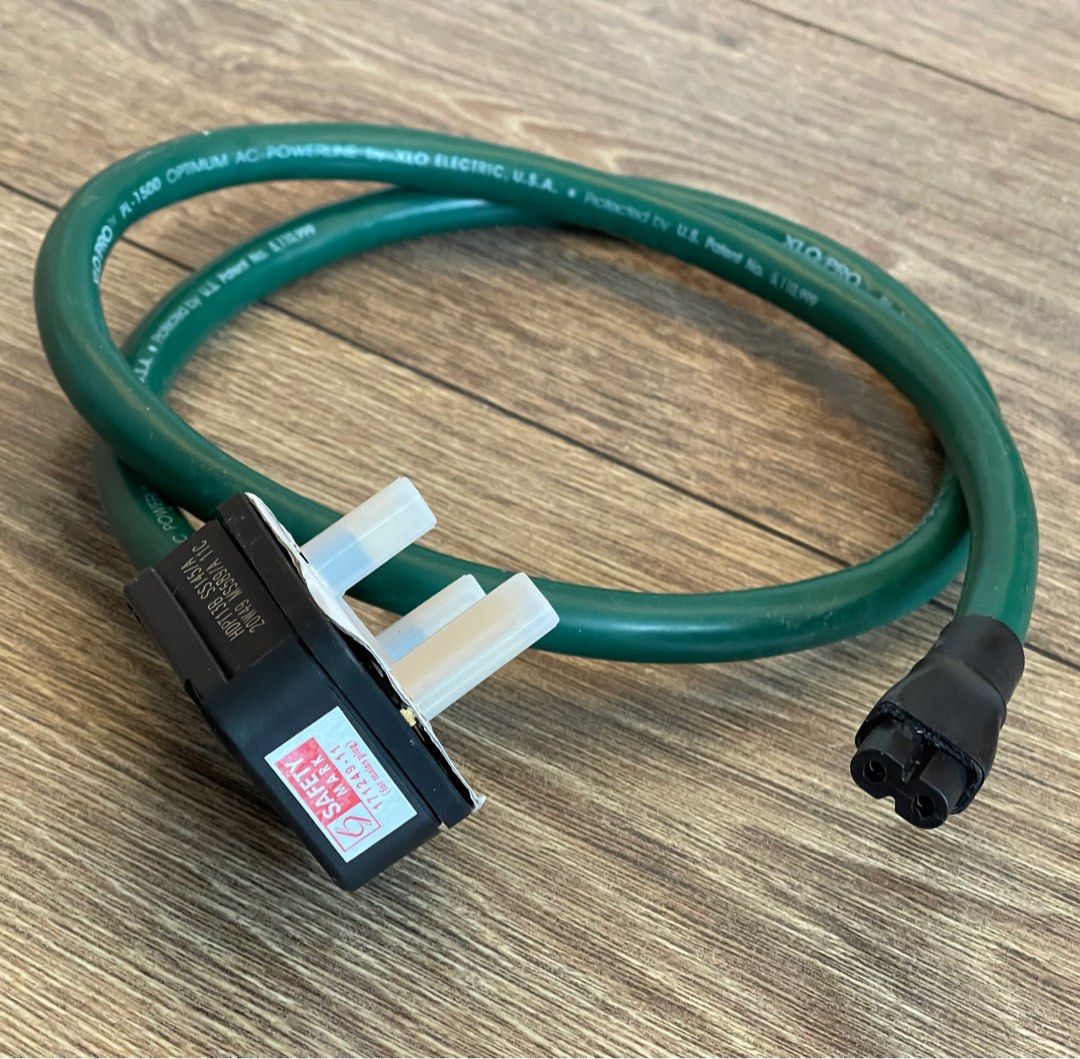 Small footprint Audiophile power cord local UK3pin with IEC C7 ( figure ...