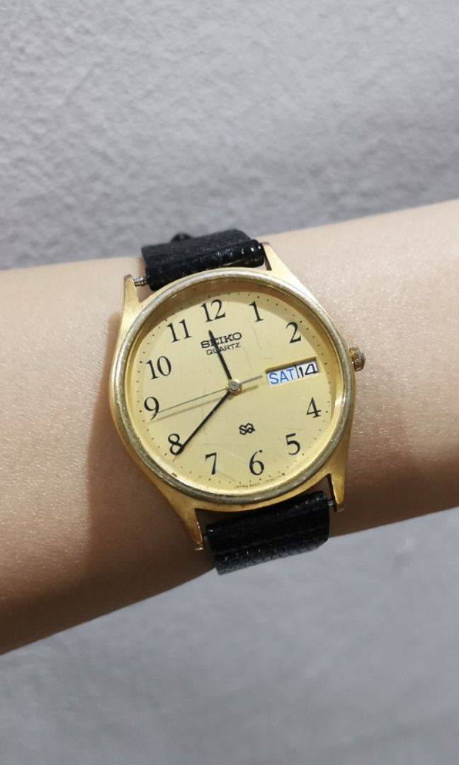 Vintage Seiko Gold Tone Quartz Watch with day date function, Luxury, Watches on Carousell