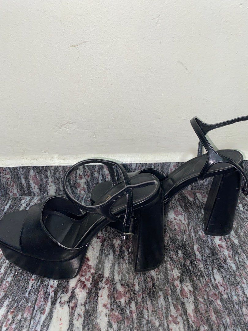 Y2K heels, Women's Fashion, Footwear, Heels on Carousell