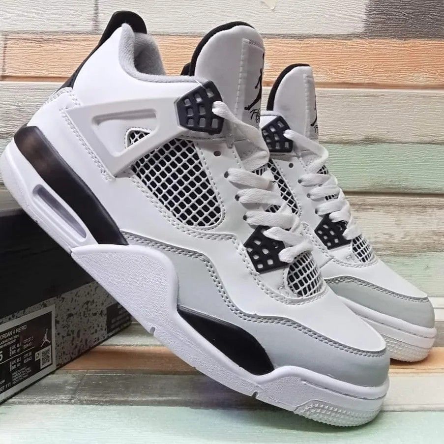 NIKE AIR JORDAN 4, Men's Fashion, Footwear, Sneakers on Carousell