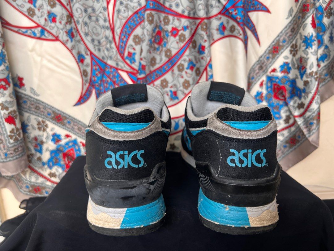 ASICS BIRU HITAM (bekas box beda merk), Fesyen Pria, Sepatu , Sneakers ...