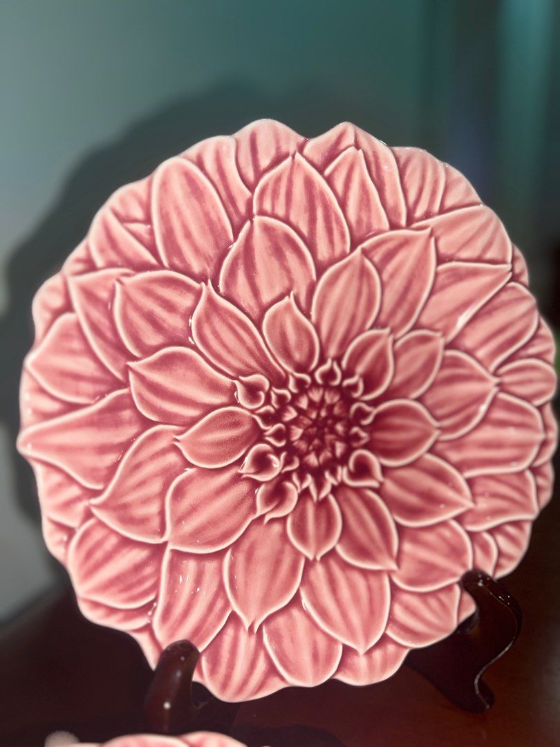 Bordallo Pinheiro Maria Flor Dahlia Dessert Plate, Furniture & Home ...
