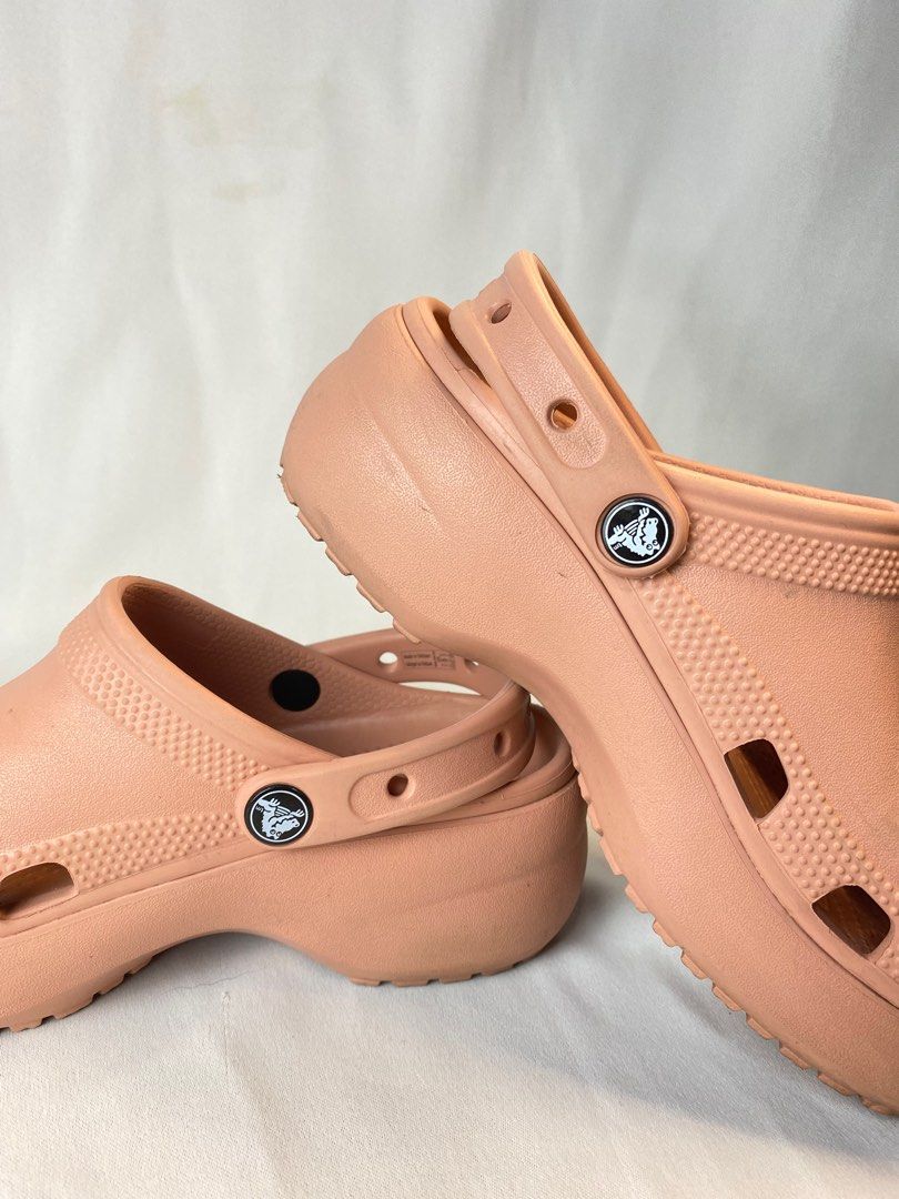 CROCS CLASSIC PLATFORM PALE BLUSH, Women's Fashion, Footwear, Shoe ...
