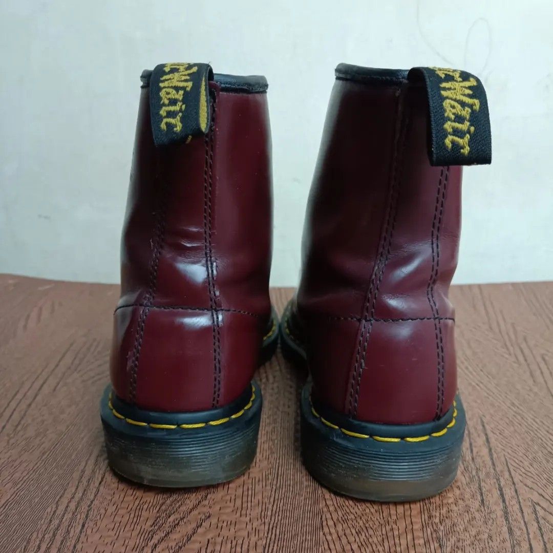 Dr. Martens Docmart 1460 Redcherry, Fesyen Pria, Sepatu , Sepatu Boot ...