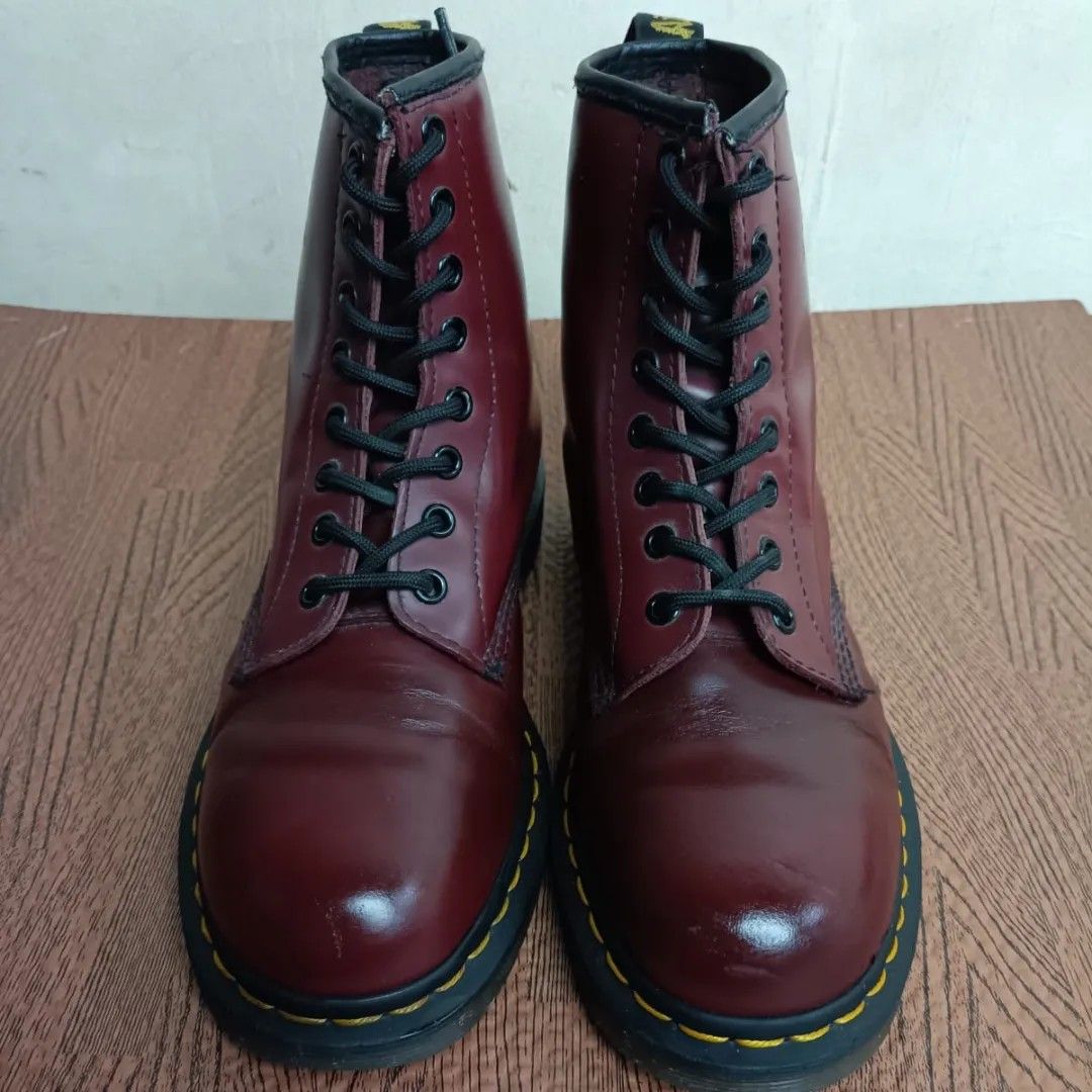Dr. Martens Docmart 1460 Redcherry, Fesyen Pria, Sepatu , Sepatu Boot ...