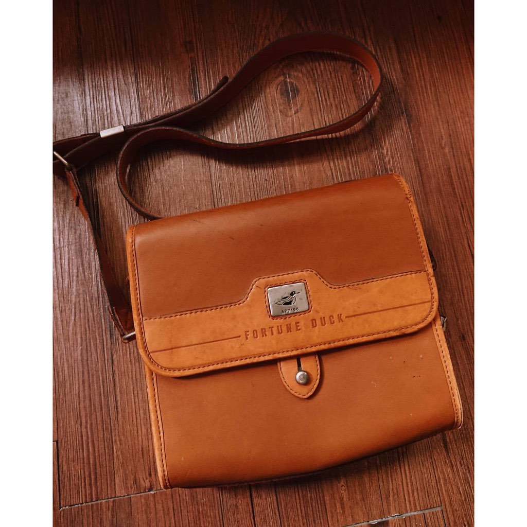 Fortune duck 焦糖色 古董包 斜背包 方包, 她的時尚, 包包、錢包, 肩背、側背包在旋轉拍賣