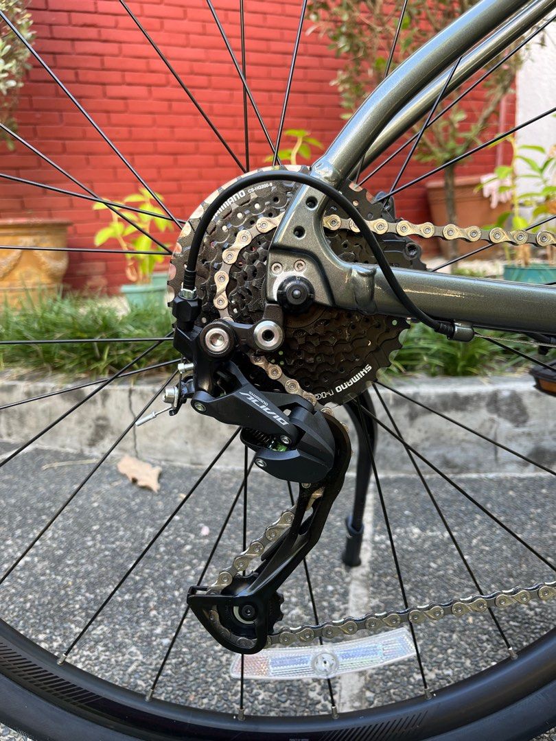 GIANT Escape Disc 1 small 2022 hybrid commuter bike, Sports Equipment ...