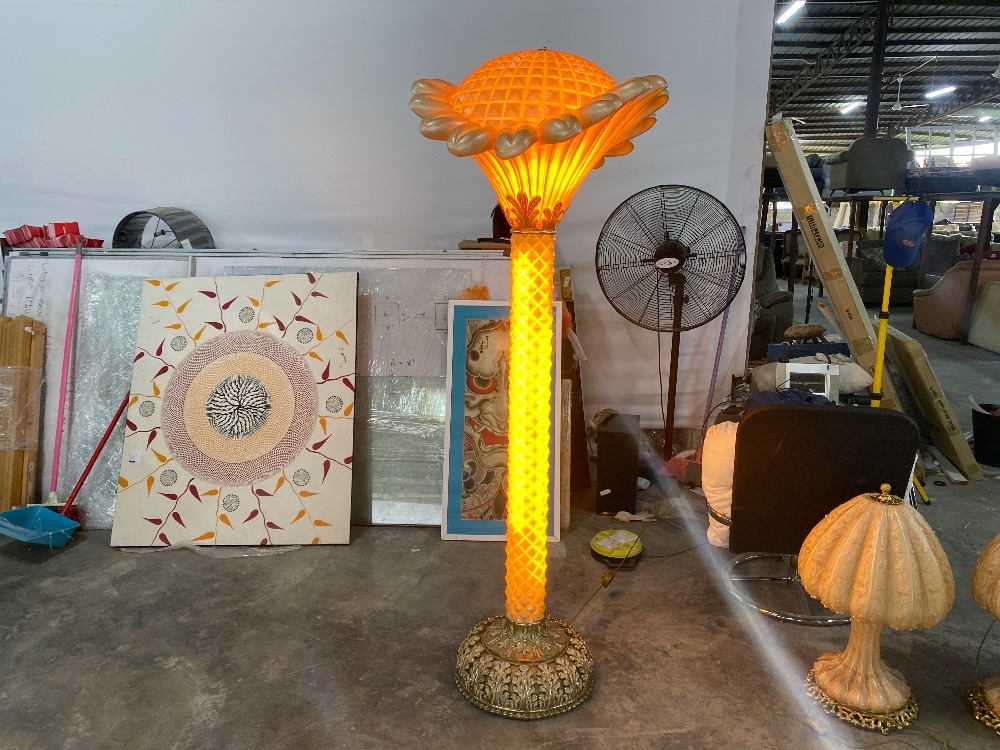 (HD20001571) Standing Lamp Sunflower Design / Reka Bentuk Bunga ...