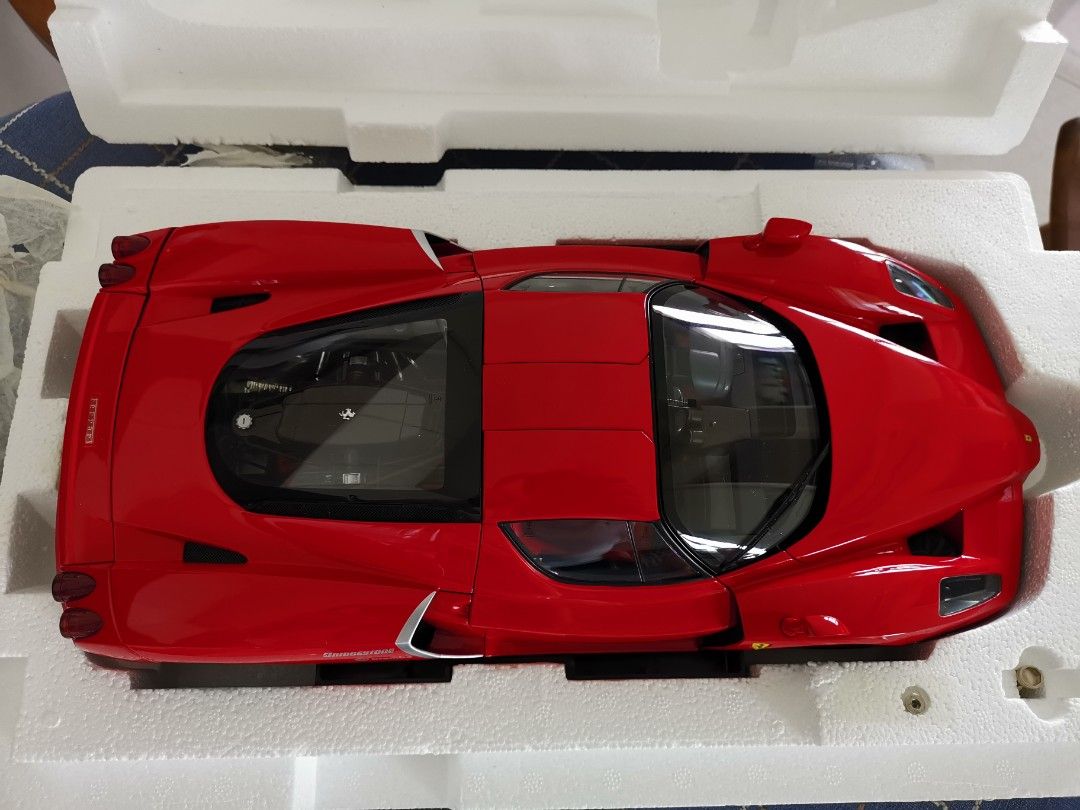 Kyosho 1/12 Ferrari Enzo - Test Car Version, 興趣及遊戲, 玩具 & 遊戲類 - Carousell