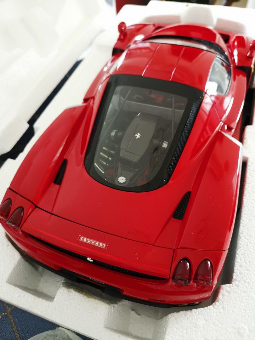 Kyosho 1/12 Ferrari Enzo - Test Car Version, 興趣及遊戲, 玩具 & 遊戲類 - Carousell