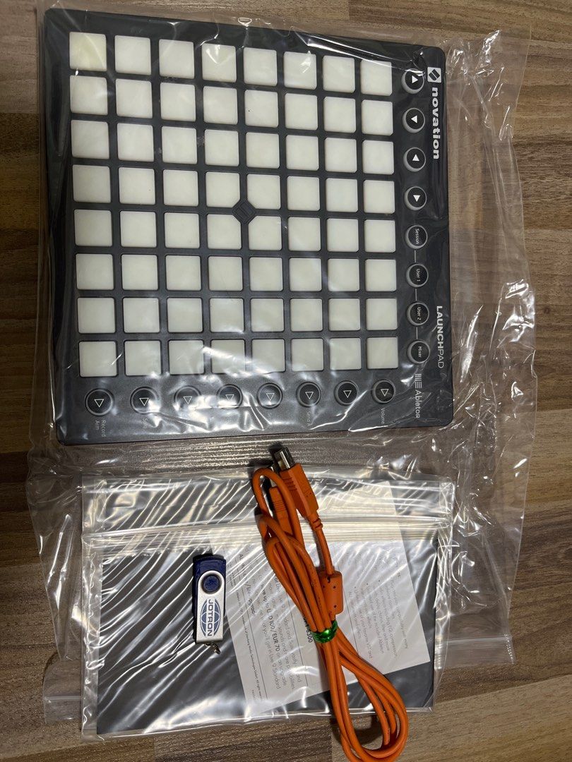 Launchpad Novation MK2, Computers & Tech, Parts & Accessories, Other ...