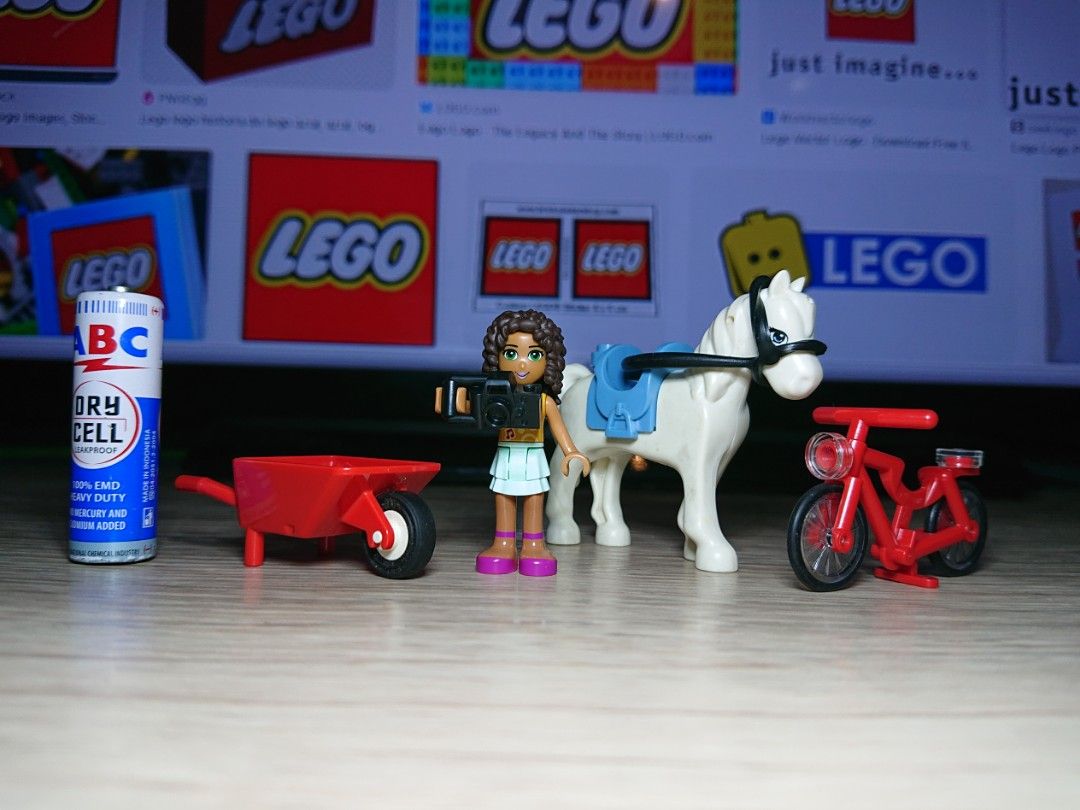 Lego Friends + kuda + sepeda + gerobak + camera, Toys & Collectibles ...